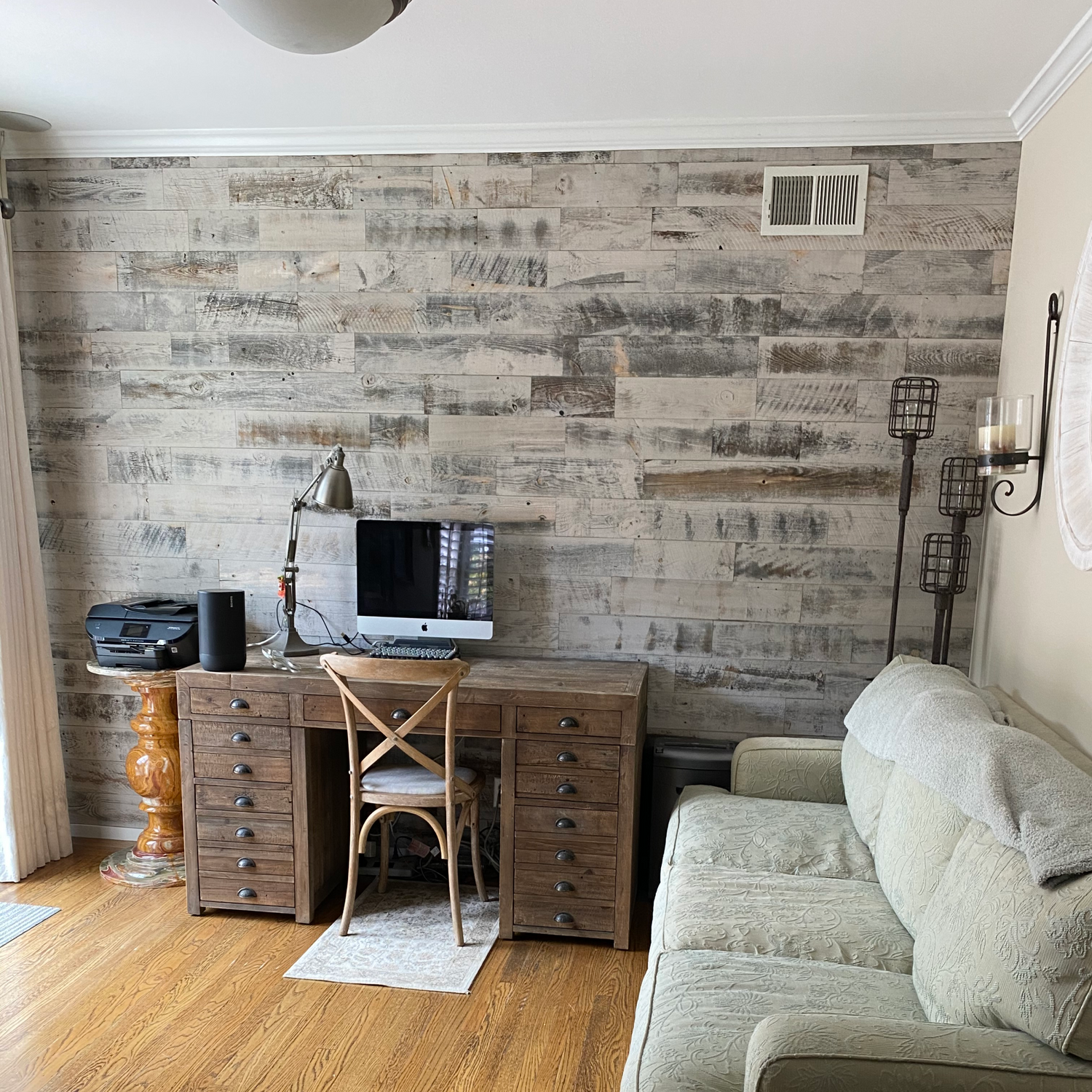Reclaimed Weathered Wood Gray Wall Planks | Stikwood